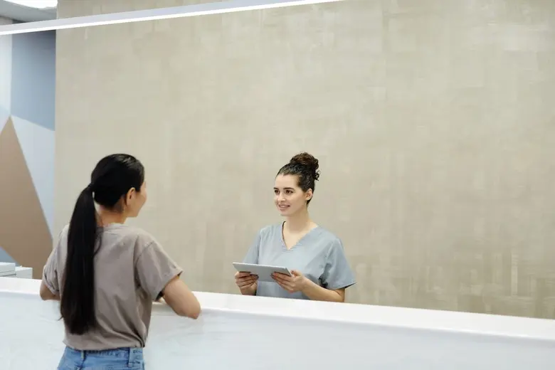 2026 Medical Assistant (MA) vs. Certified Nursing Assistant (CNA ...