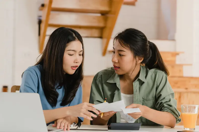 Best Banks That Refinance Student Loans for June 2026 | Research.com