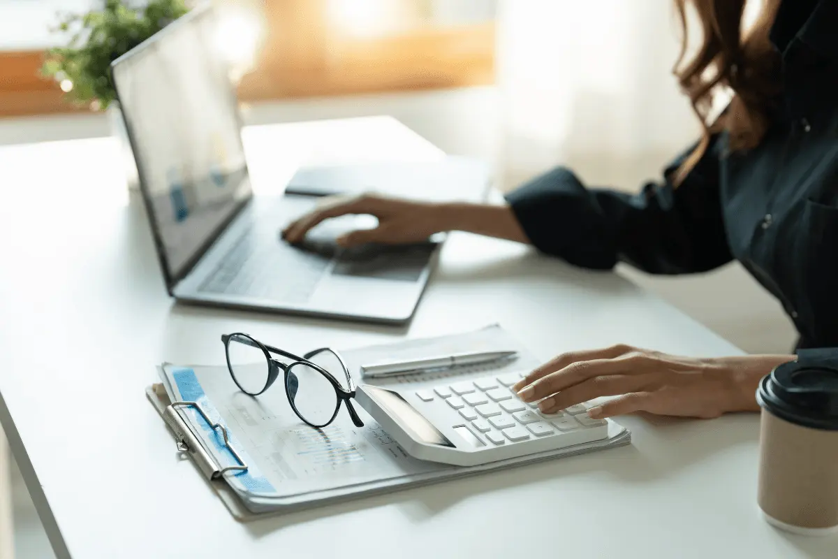 2026 How To Become an Investment Manager: Salary & Career Paths ...