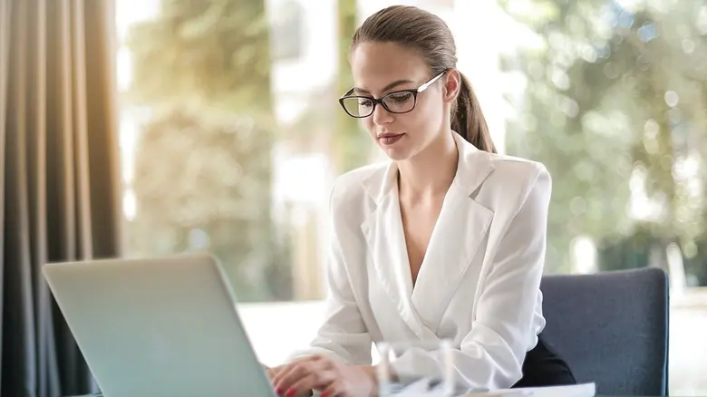 2026 Highest Paying Jobs for Women: Salary, Job Outlook, Duties ...