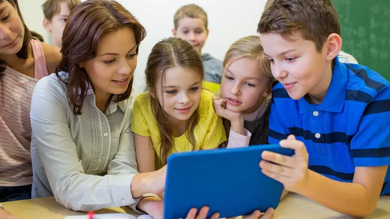 What is a Title IV school? A Guide to Funds & Eligibility Requirements ...